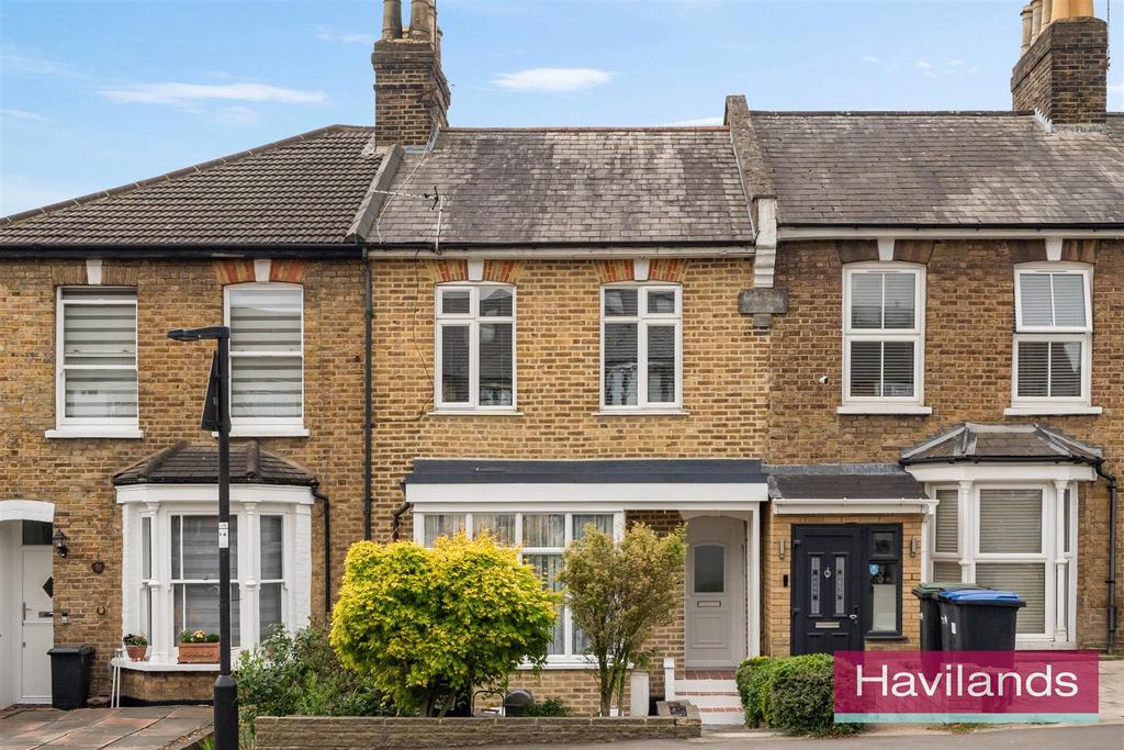 Chase Road, London 3 bed terraced house for sale - £600,000