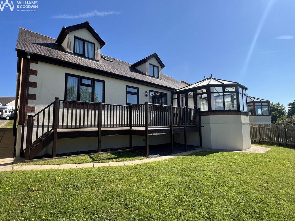 Maes Capel, Cemaes Bay, Anglesey, LL67 4 bed detached bungalow for sale ...