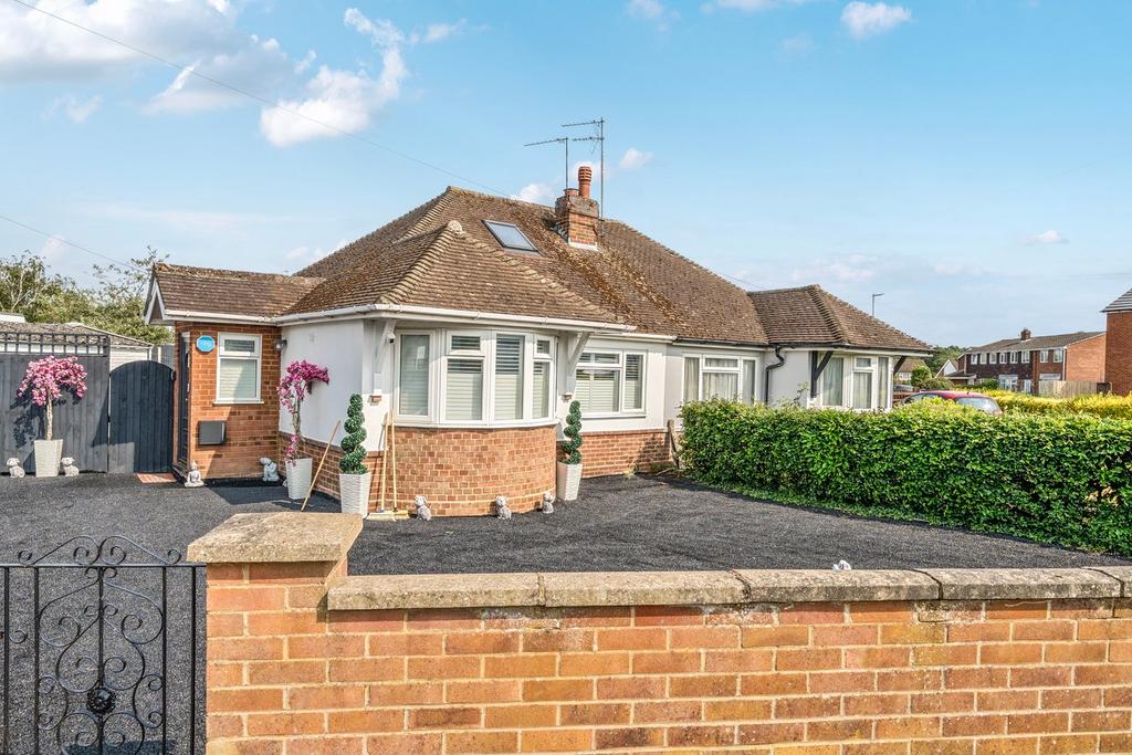 Station Road, Flitwick, MK45 2 bed semi-detached bungalow - £425,000