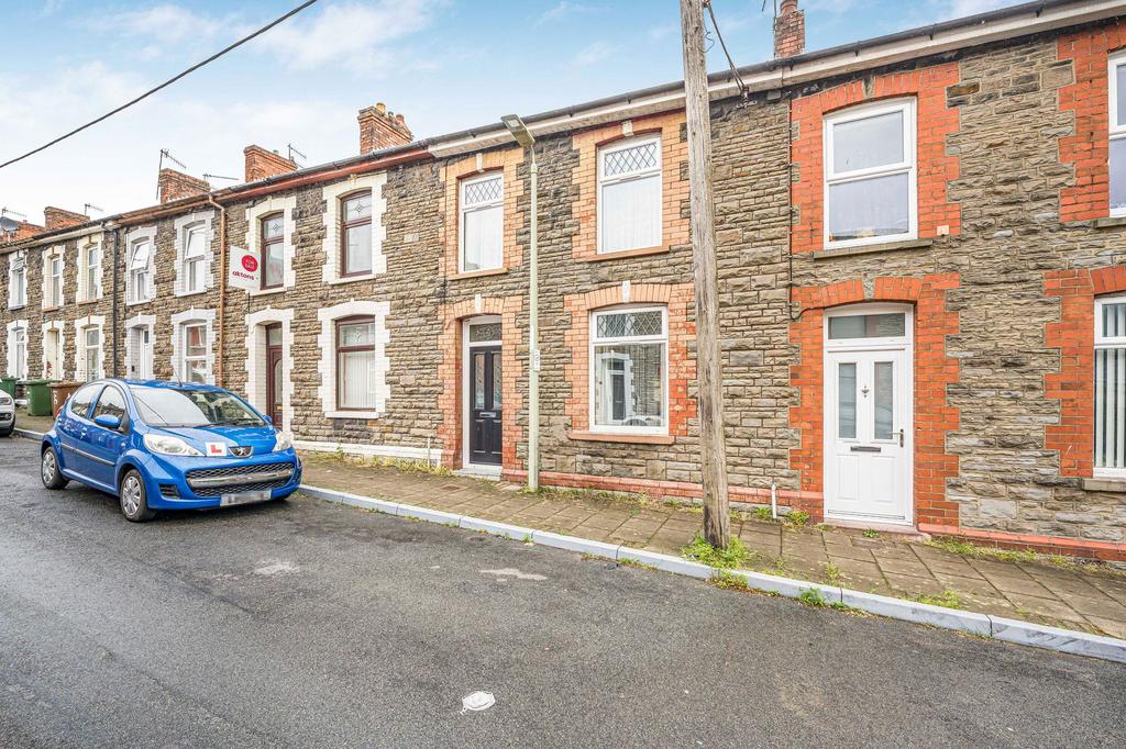 William Street, Caerphilly CF83 3 bed terraced house for sale - £140,000
