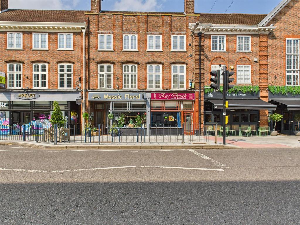 Hermitage Road, Hitchin SG5 2 bed flat - £1,450 pcm (£335 pw)