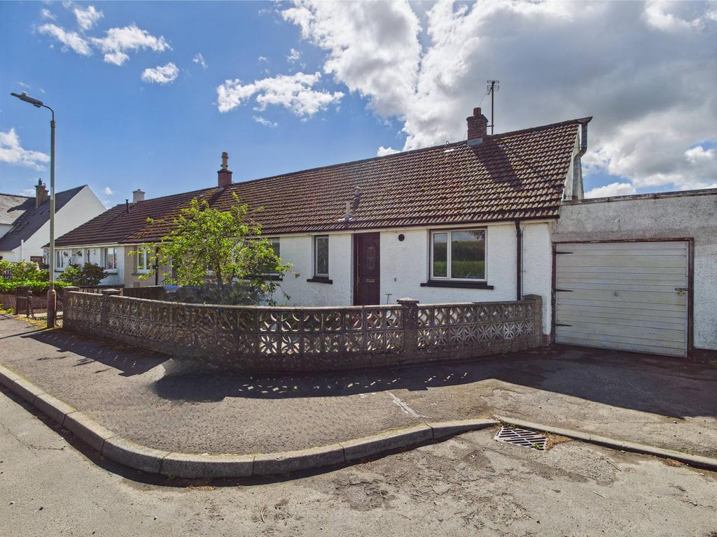 9 Bamff View, New Alyth, Perthshire... 2 bed bungalow - £129,995