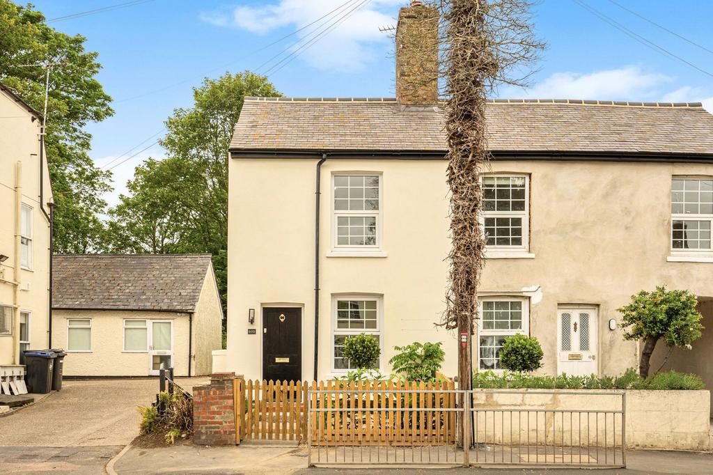 London Road, Sawbridgeworth CM21 2 bed semi-detached house - £360,000