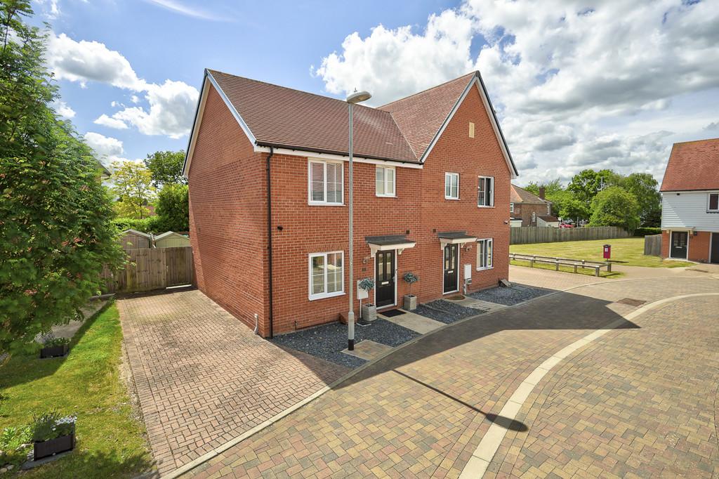 Dennis Randle Way, Colchester 3 bed semi-detached house for sale - £350,000