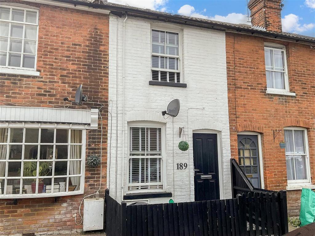 London Road, Dunton Green, Sevenoaks... 2 bed terraced house - £300,000