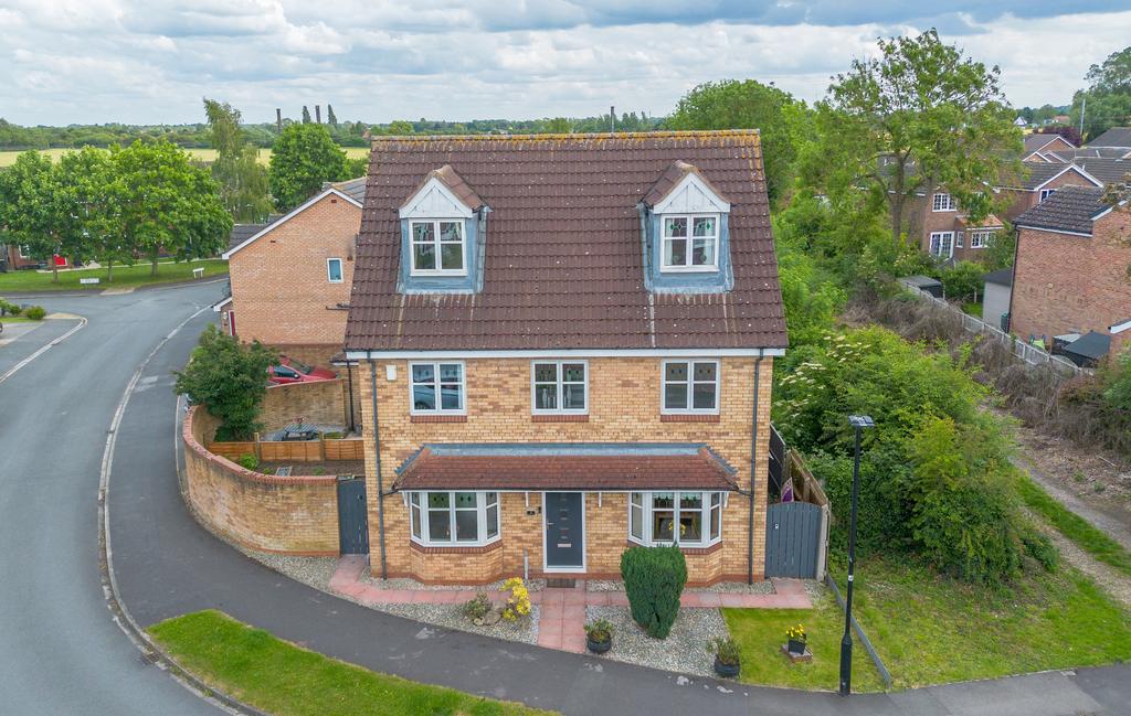 York YO23 6 bed detached house - £650,000