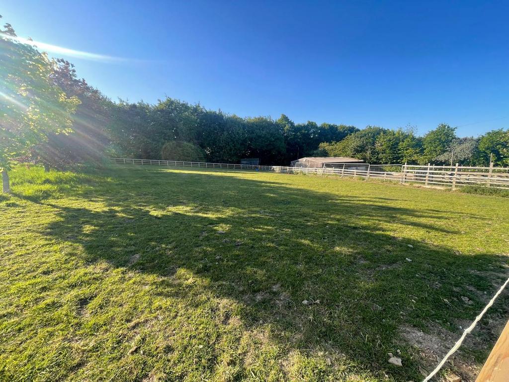 Land B, Bullcliff Grange, Denby Dale... Land for sale - £40,000