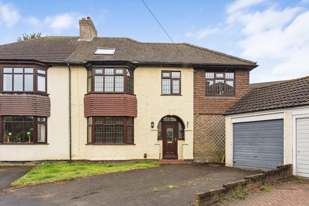 Sayes Court, Surrey KT15 5 bed semi-detached house for sale - £650,000