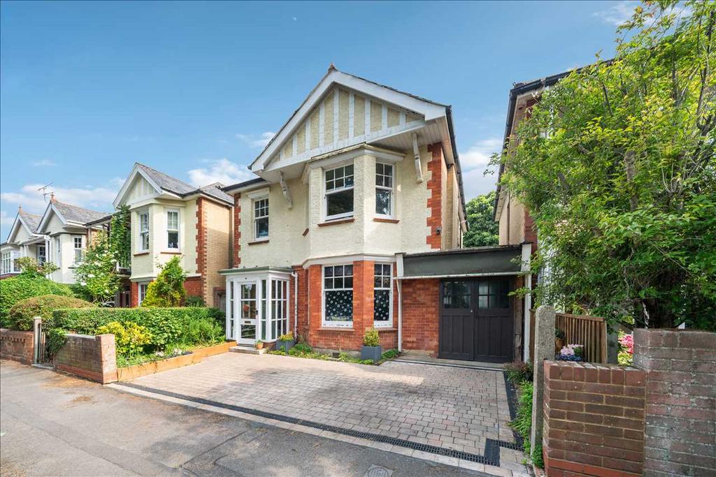 Maxwell Road, Winton, Bournemouth 4 bed detached house for sale - £500,000