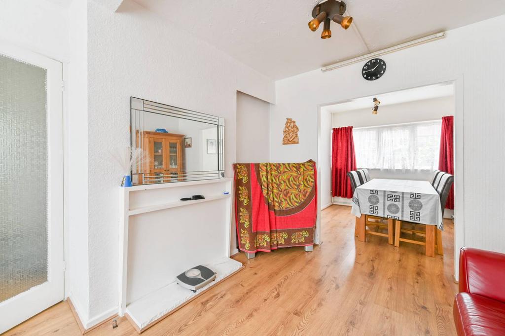 Priestley Road, Mitcham, CR4 3 bed terraced house for sale - £475,000
