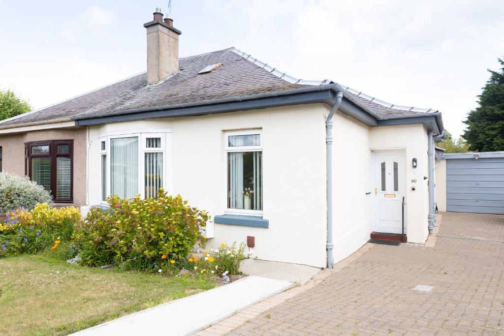 Craigentinny Avenue, Craigentinny... 2 bed bungalow - £1,525 pcm (£352 pw)