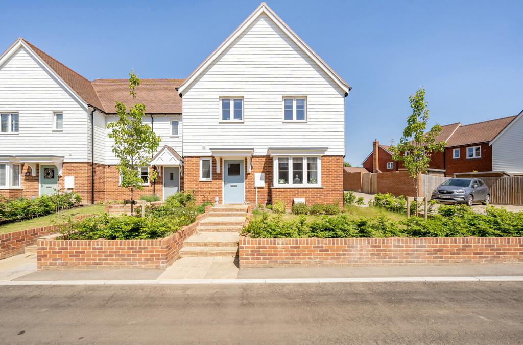 Hillbury Field, Ticehurst 4 bed semi-detached house for sale - £545,000