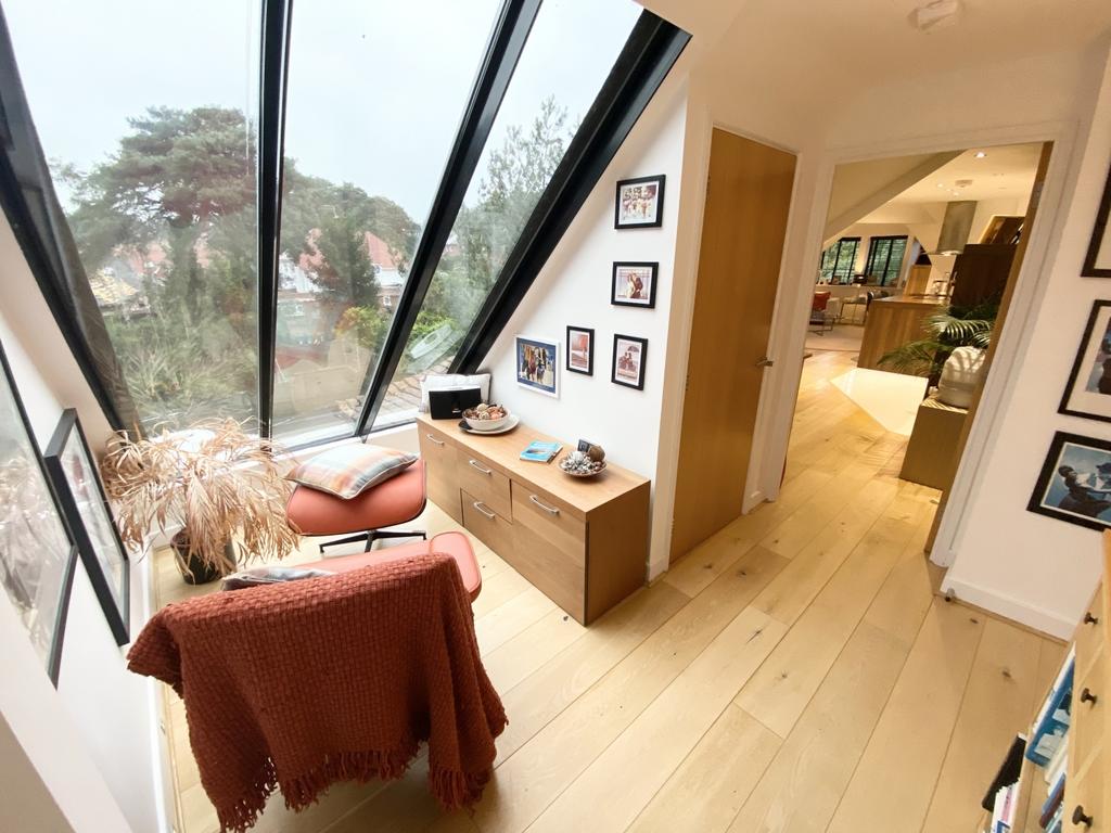 Augusta, 2 Compton Avenue, Poole... 3 bed flat to rent - £2,300 pcm (£531 pw)