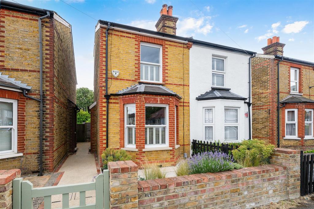 Upper Court Road, Epsom 3 bed semi-detached house for sale - £675,000