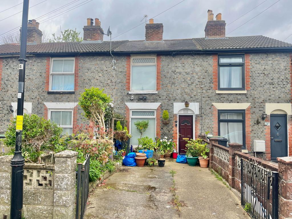 17 Ferrol Road, Gosport, PO12 4UG 2 bed terraced house - £210,000