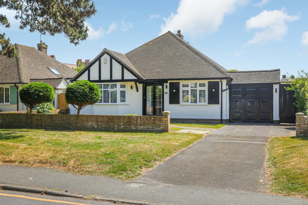 Alpha Road, Birchington, Kent, CT7 2 bed bungalow for sale - £525,000