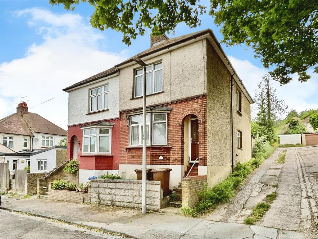 Amherst Road, Rochester 3 bed house - £250,000