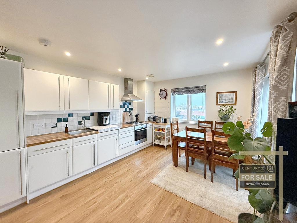 Convent Way, SOUTHALL UB2 2 bed flat for sale - £300,000