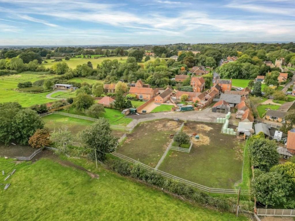 Old Manor Court & Farm Buildings... 4 bed barn conversion for sale - £ ...