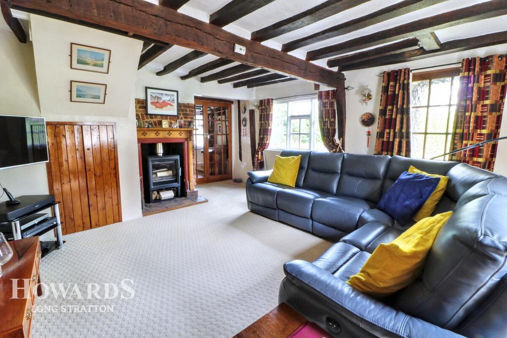Norwich Road, Long Stratton 4 bed cottage for sale - £400,000