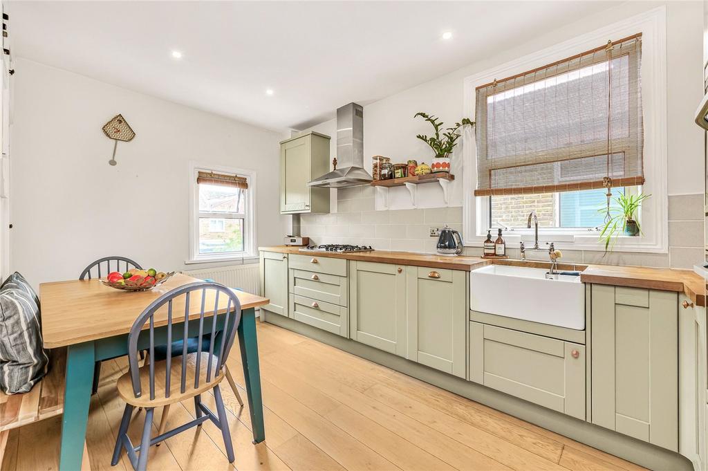 Leverson Street, Furzedown, SW16 4 bed flat - £625,000