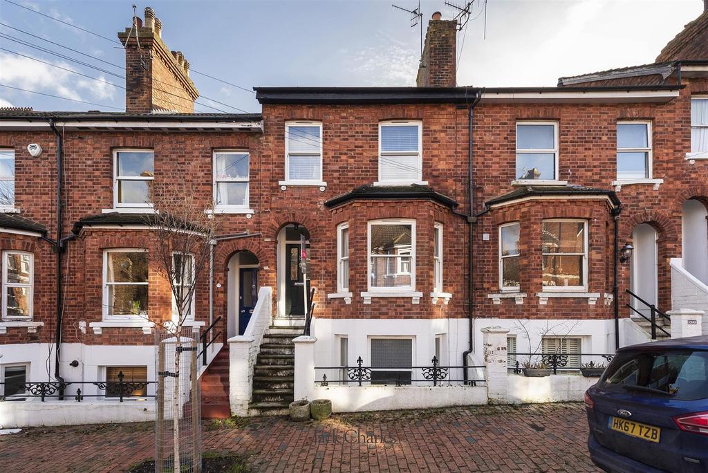 Grosvenor Park, Tunbridge Wells 4 bed house - £1,950 pcm (£450 pw)