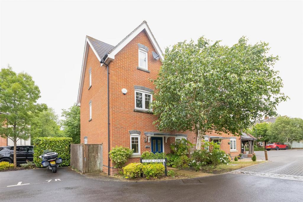 Little Court, Wantage 4 bed semi-detached house - £1,800 pcm (£415 pw)