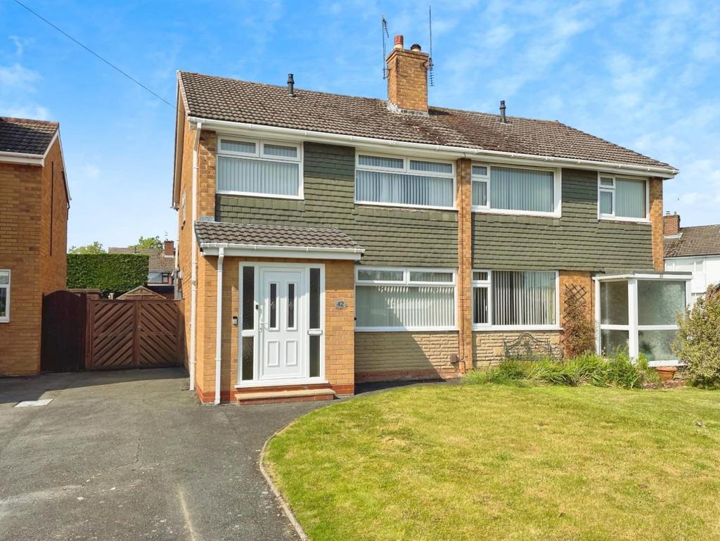 Adam Avenue Great Sutton Ellesmere 3 Bed Semi Detached House For Sale £220 000