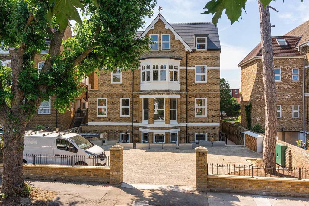 Sutherland Road, Ealing, West Ealing... 3 bed flat to rent - £3,325 pcm ...