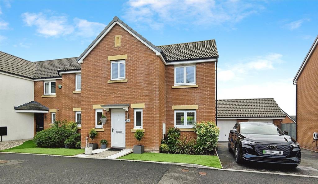 George Crescent, Old St. Mellons... 4 bed detached house - £485,000