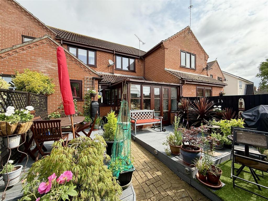 Old Road, Acle, NR13 3 bed house for sale - £270,000