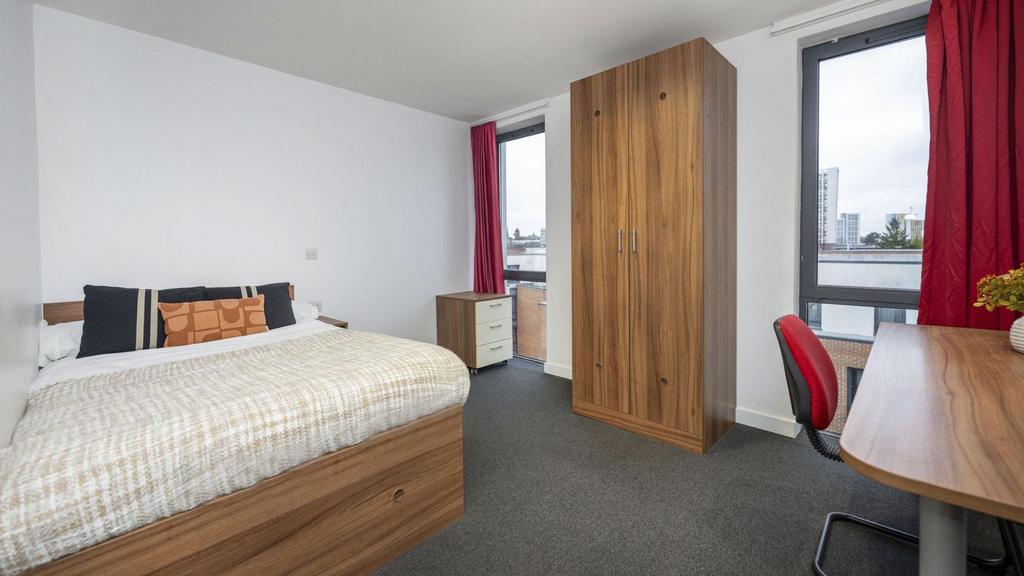 Alma Street, Coventry CV1 1 bed in a flat share - £412 pcm (£95 pw)