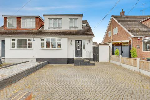 Overton Road, Benfleet, SS7 3 bed semi-detached house - £425,000
