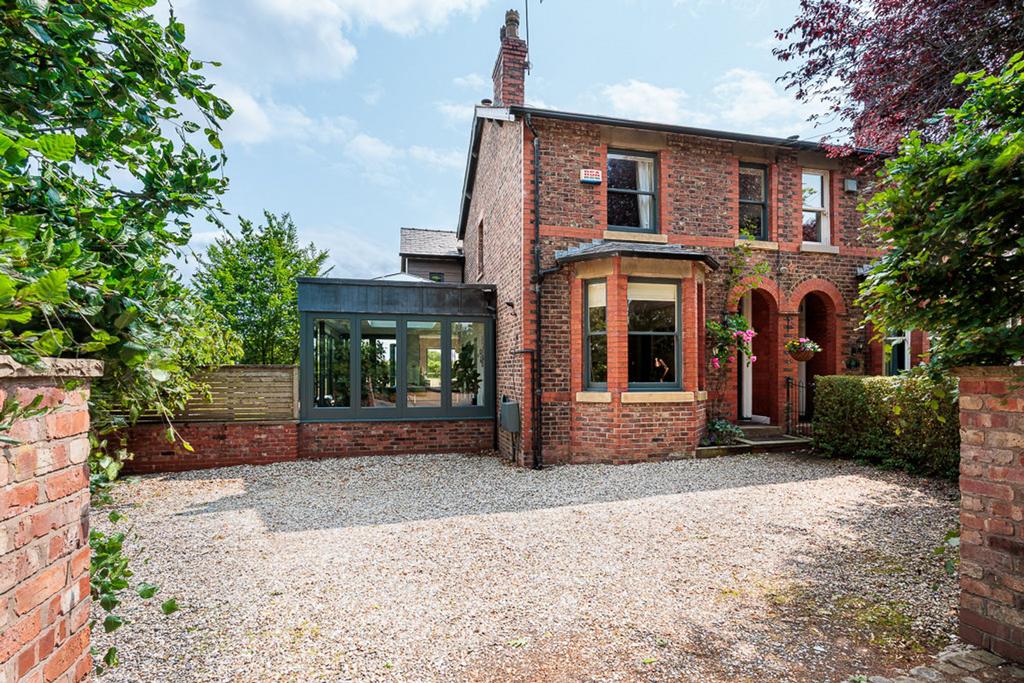 Newton Hall Lane, Mobberley, WA16 4 bed semi-detached house - £825,000