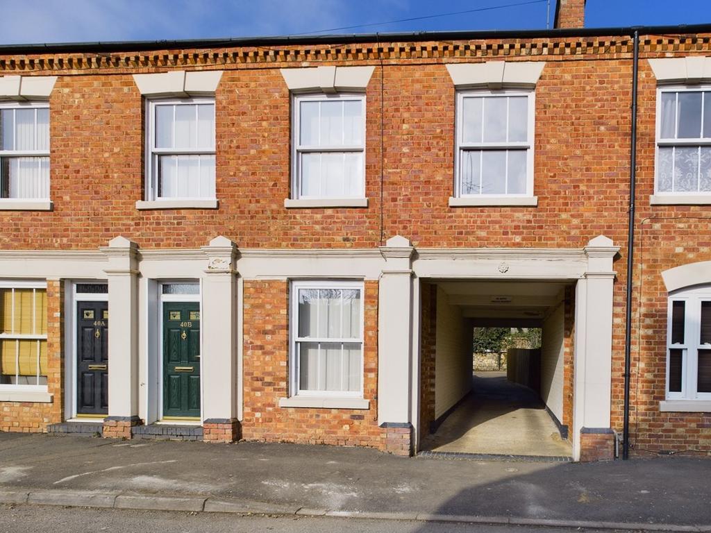 Church Street, Weedon, NN7 2 bed terraced house - £975 pcm (£225 pw)