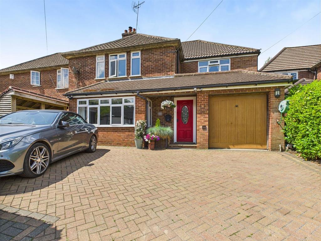 Chaldon Way, Coulsdon CR5 4 bed semi-detached house - £650,000