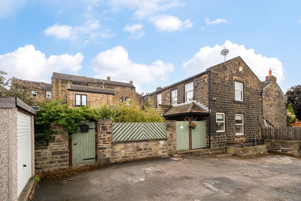 Bunkers Lane, Batley 3 bed semi-detached house - £315,000