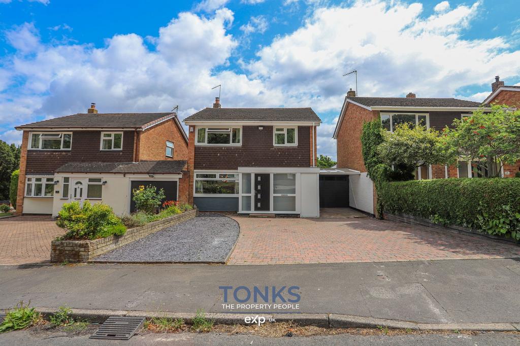 Wolverley Avenue, Stourbridge DY8 4 bed link detached house - £410,000