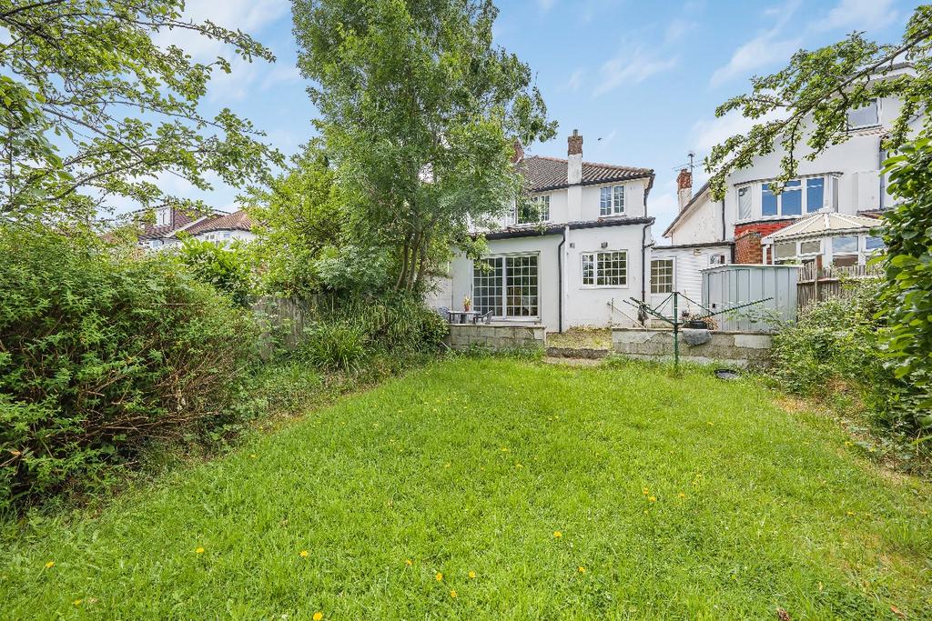 Manor Drive North, Worcester Park 3 bed semi-detached house for sale ...