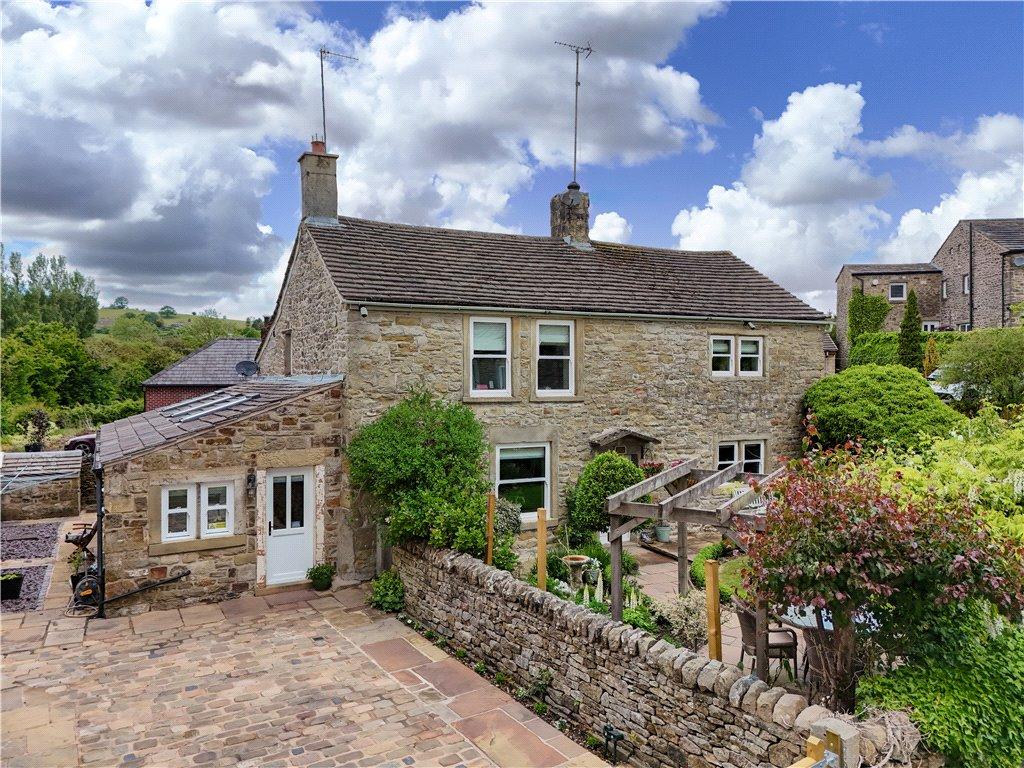 Maypole Square, Salterforth... 3 bed detached house - £450,000