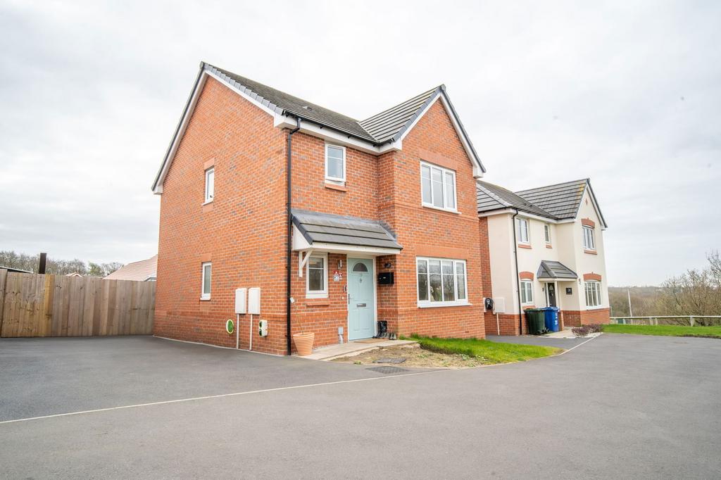 Oldbury Way, Skelmersdale WN8 3 bed detached house - £260,000