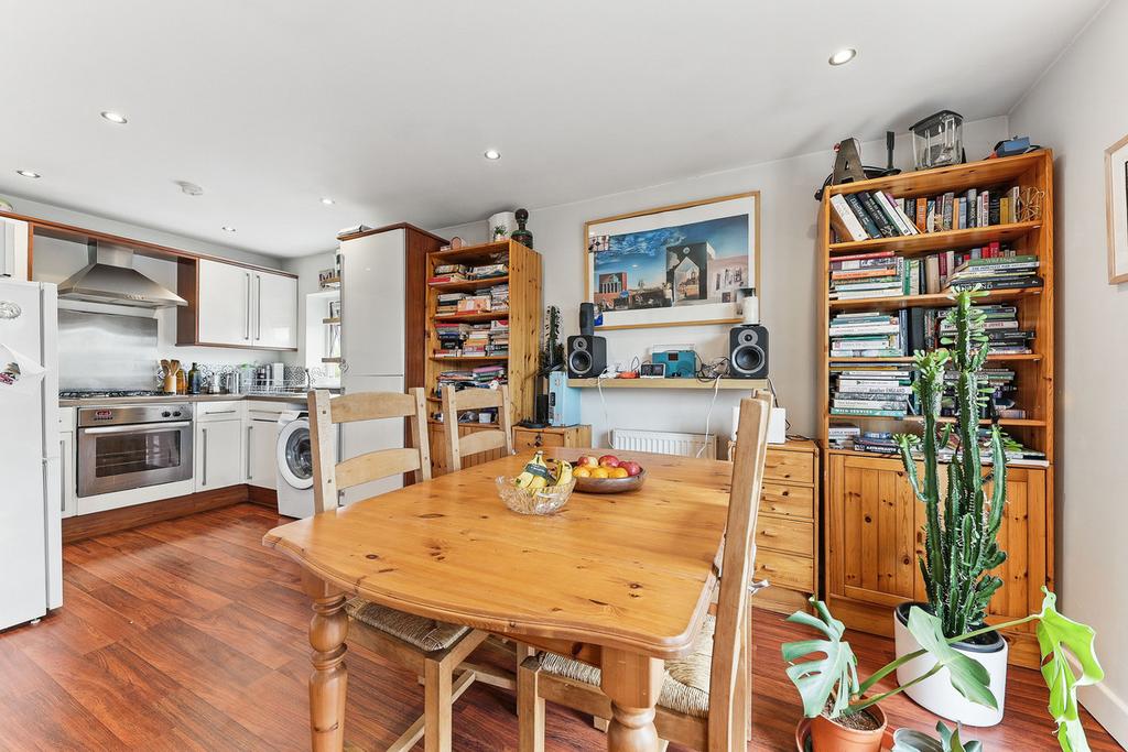 Weston Park View, Otley, LS21 2 bed apartment for sale - £165,000