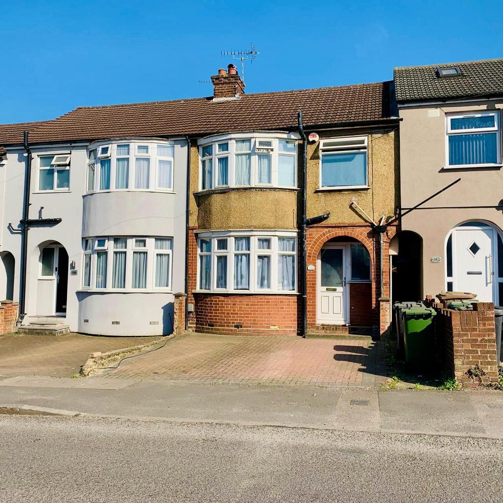 Blundell Road, Luton, Bedfordshire 3 bed terraced house - £349,950