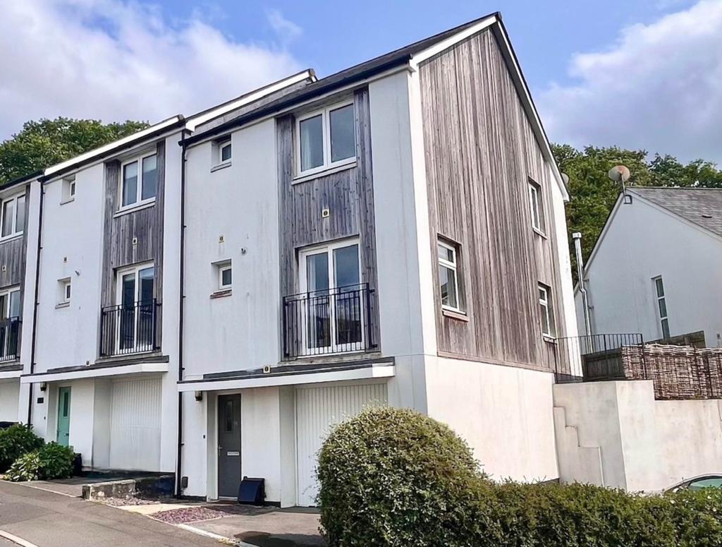 Berkshire Close, Newton Abbot TQ12 3 bed end of terrace house for sale ...