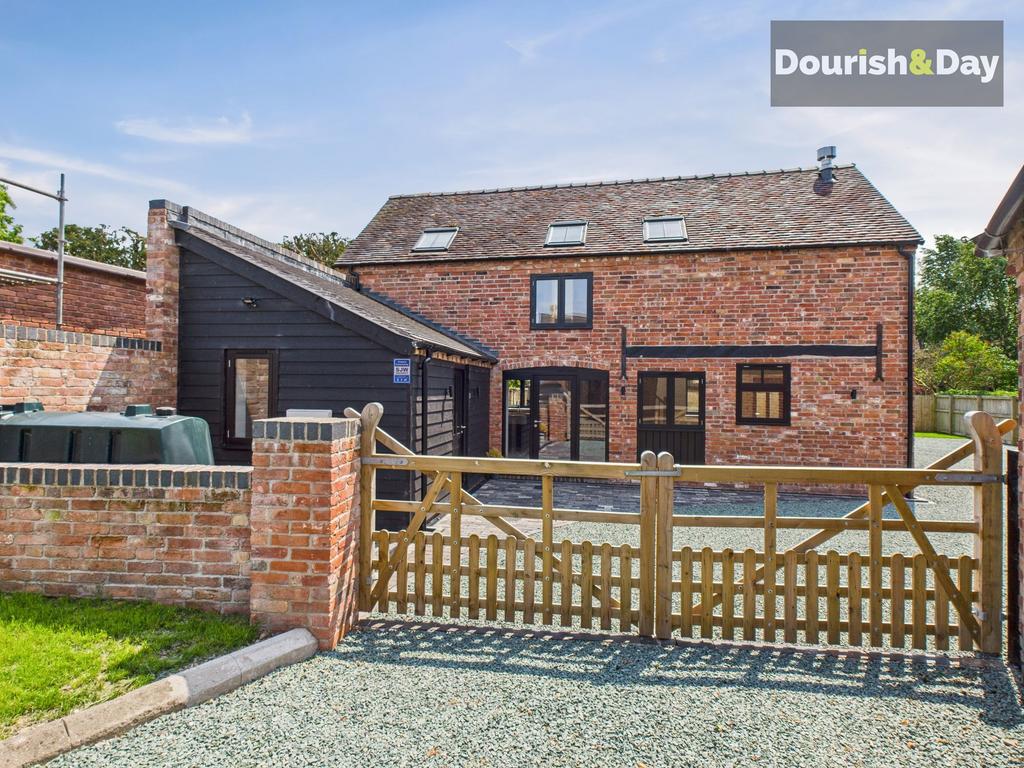 Wollerton, Market Drayton TF9 3 bed detached house - £475,000