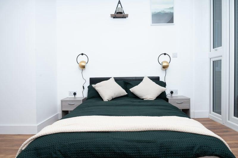 Lady Margaret Road, Southall UB1 5 bed detached house - £4,999 pcm (£ ...