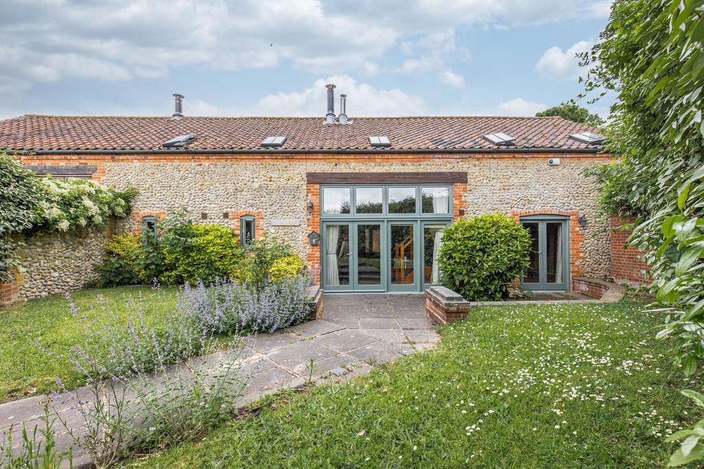 Holt 3 bed barn conversion for sale - £660,000