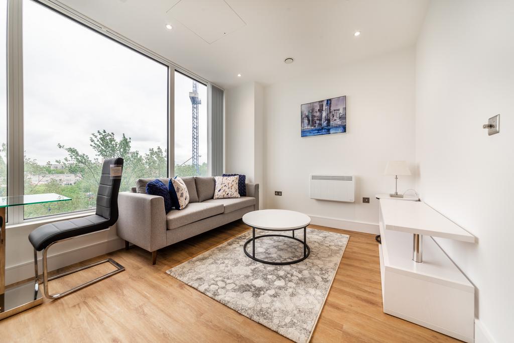 West Gate, London W5 Studio - £1,550 pcm (£358 pw)