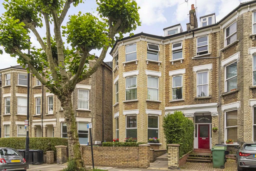 Fordwych Road, London NW2 1 bed flat - £1,798 pcm (£415 pw)