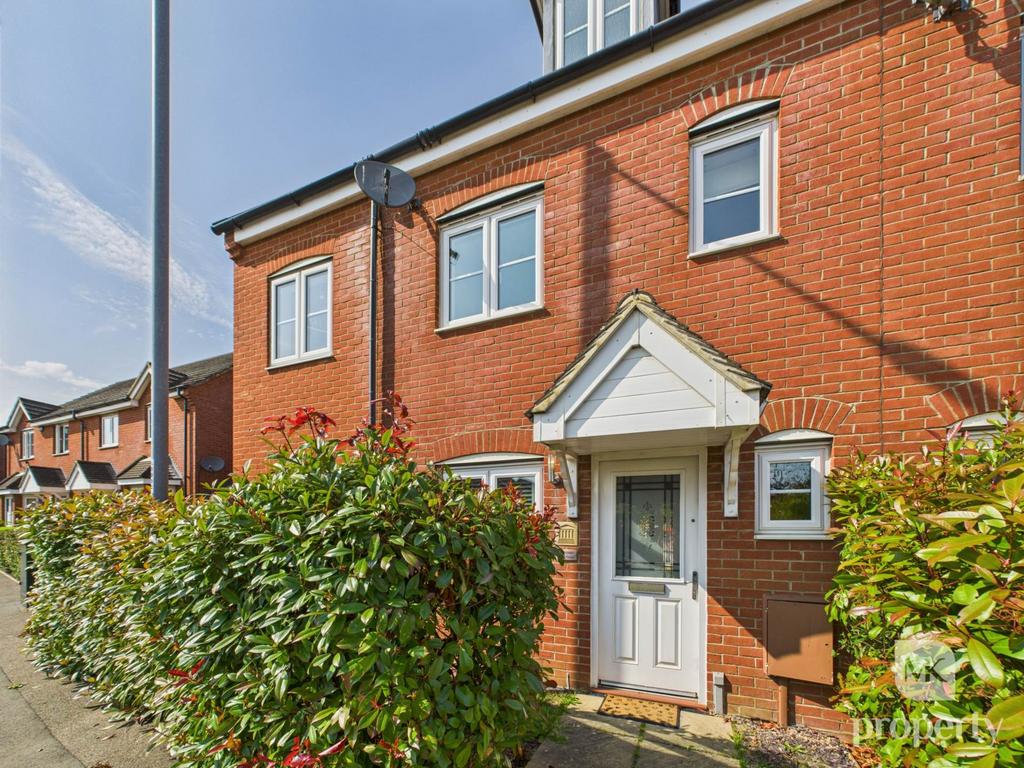 Kent Road, Northampton NN5 3 bed terraced house - £1,200 pcm (£277 pw)